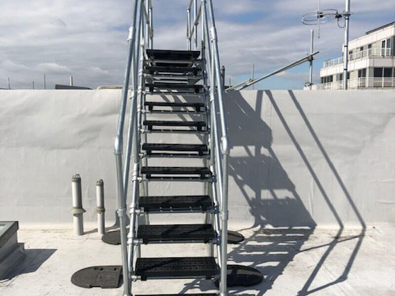 Stepover units to accommodate changes in roof level - Simplified Safety