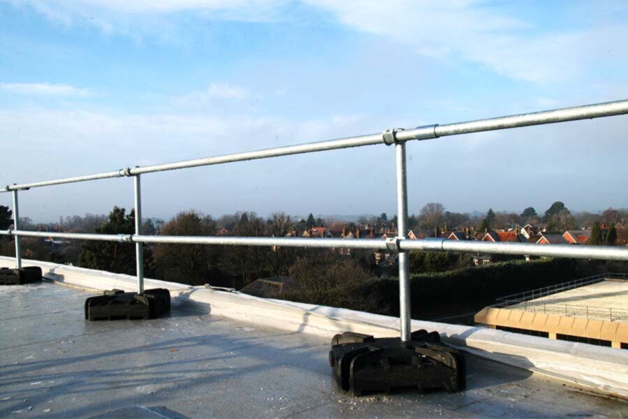 KeeGuard Premium for narrow roofs - Simplified Safety